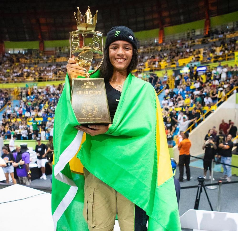 Rayssa Leal brilha e conquista o título Super Crown da SLS 2023